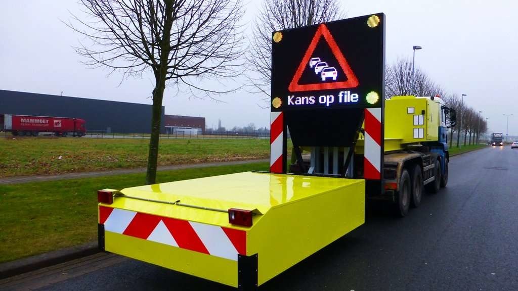 Mobiele BermDRIP beveiligd door Botsabsorber - Traffic Safety Systems B.V.