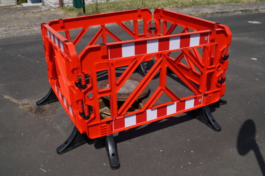 Safety barrier plastic 150cm - Red - Stackable | Buy online! - Traffic ...