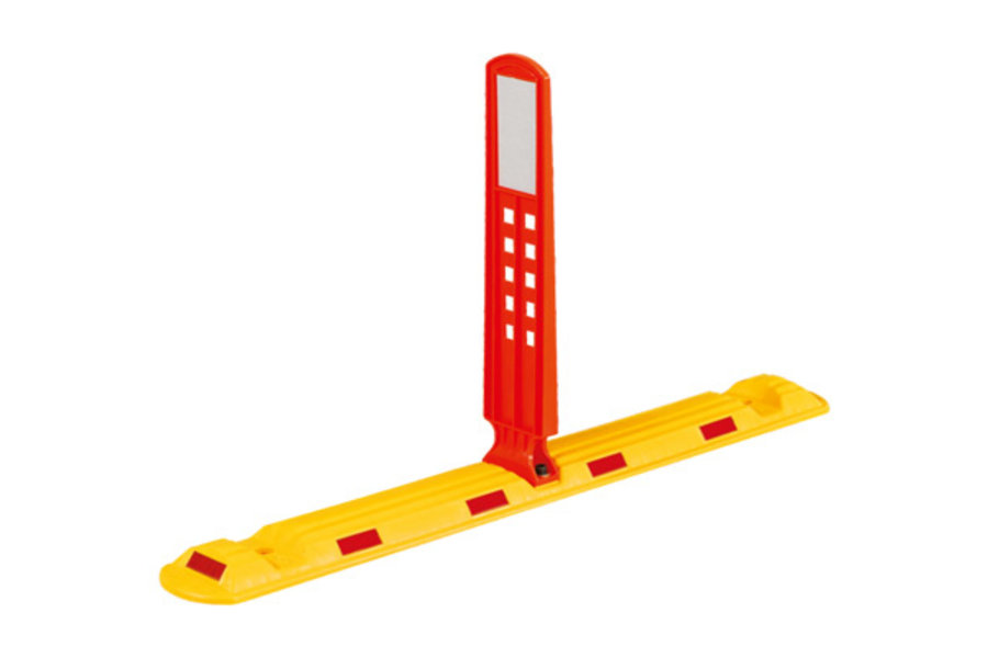Lane divider long with flexible beacon for safe traffic guidance ...