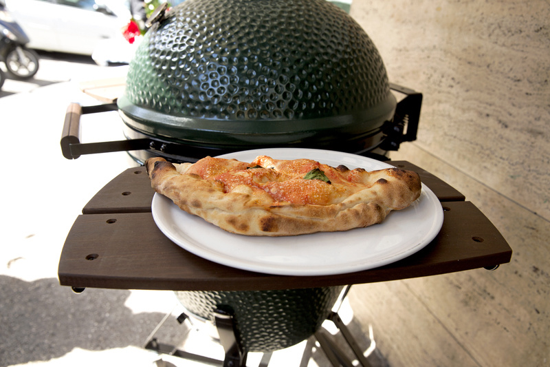 Big Green Egg Half Moon convEGGtor Stone - BBQ met Rogier