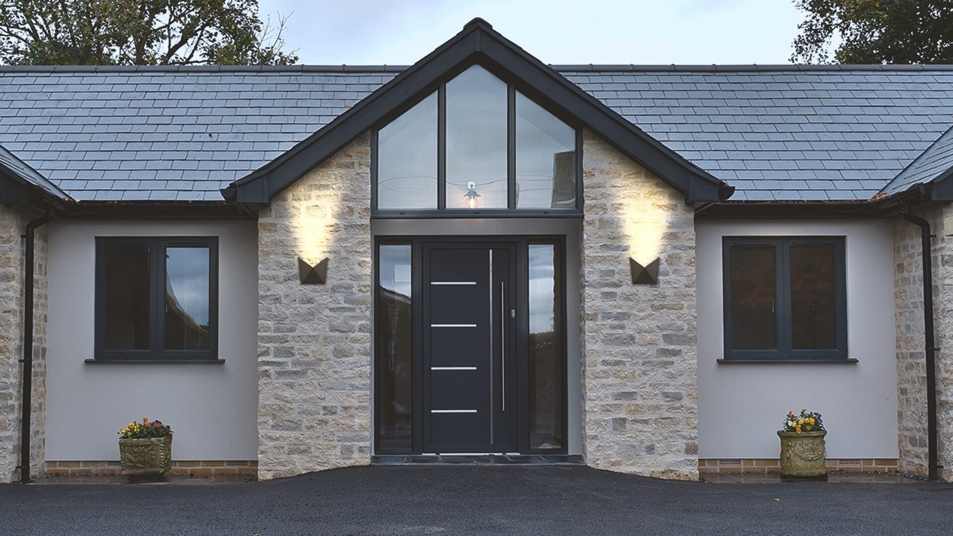 Udendørs designer væglampe - Milo - sort - Lumenxl.dk