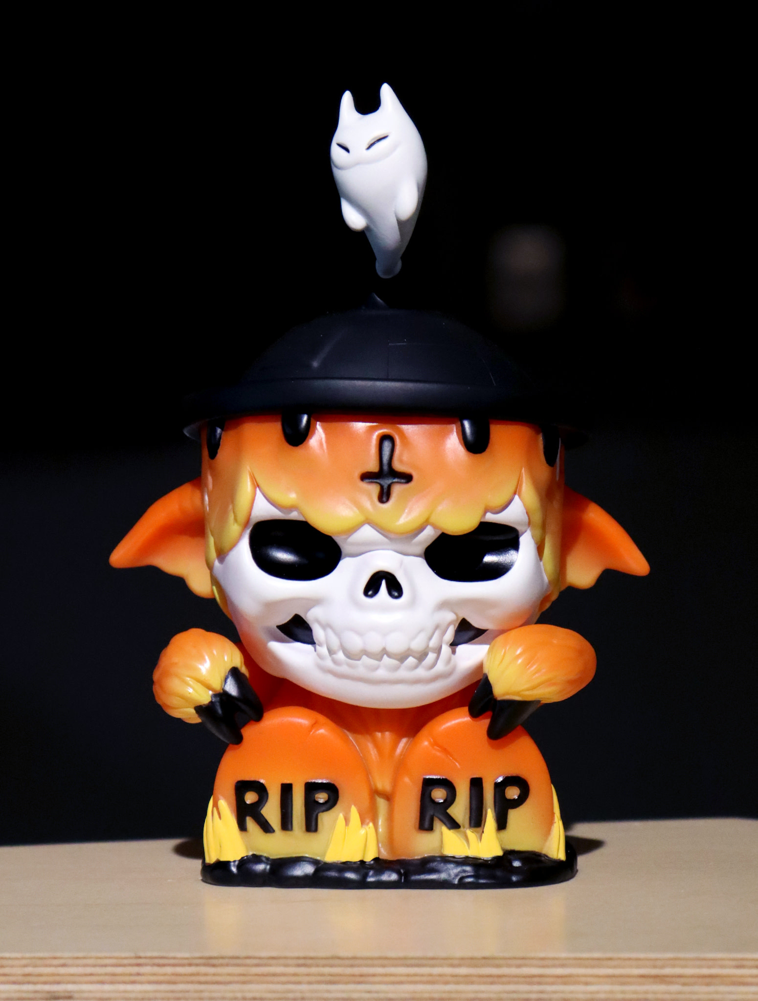 Ghostbot, Hellfire (GITD) edition - STRAAT Museum Shop