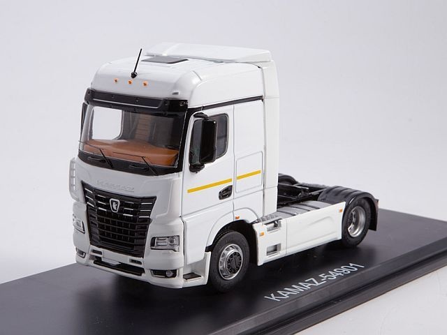 Art-Toys - KAMAZ-54901 tractor truck(white).