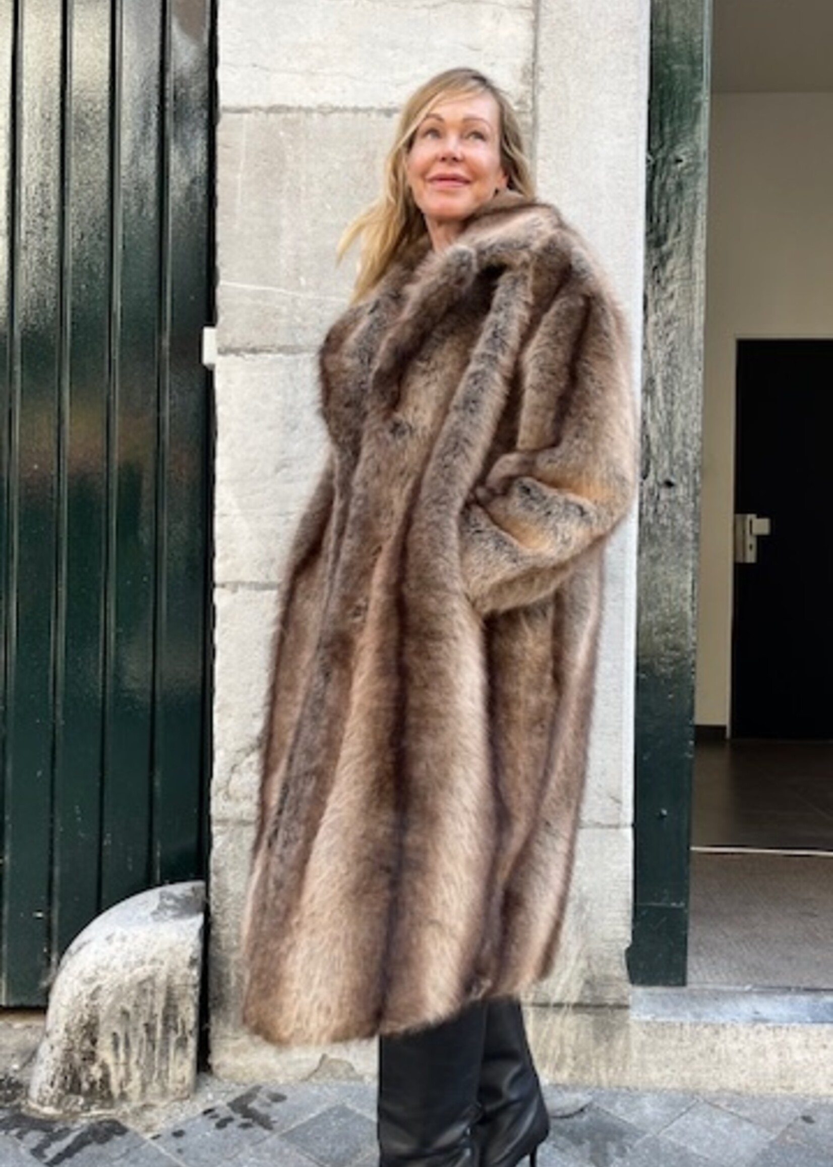 Alter Ego Cher faux fur coat |brown - La Neuvième