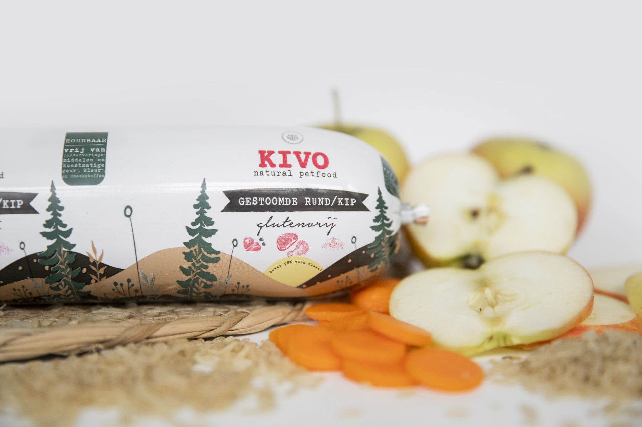 Kivo Worst Gestoomd 600 gram Rund & Kip - Smulders Diervoeders