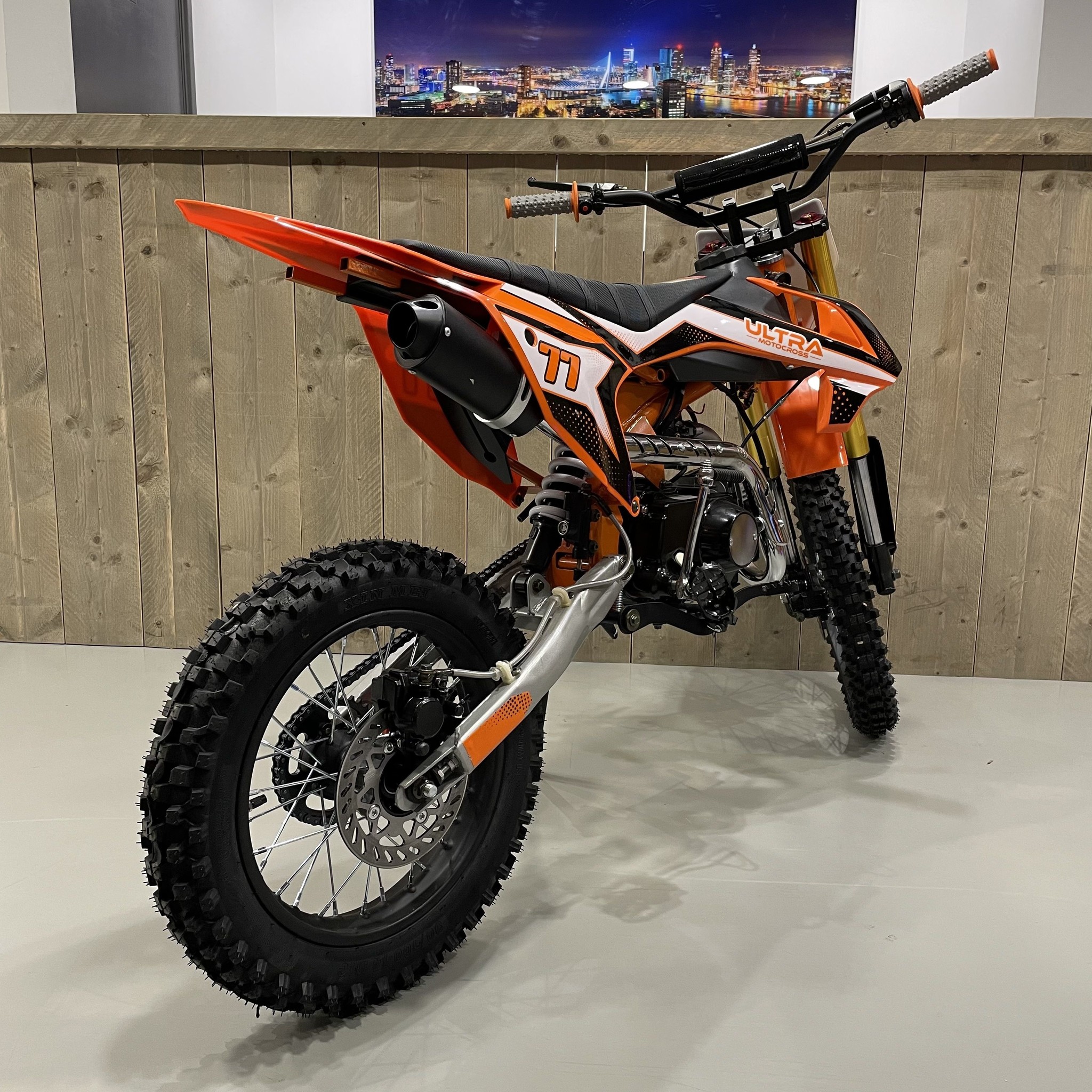 Oranje Crosser 125cc | 4-takt | De Krachtigste in zijn soort - CarKiddo