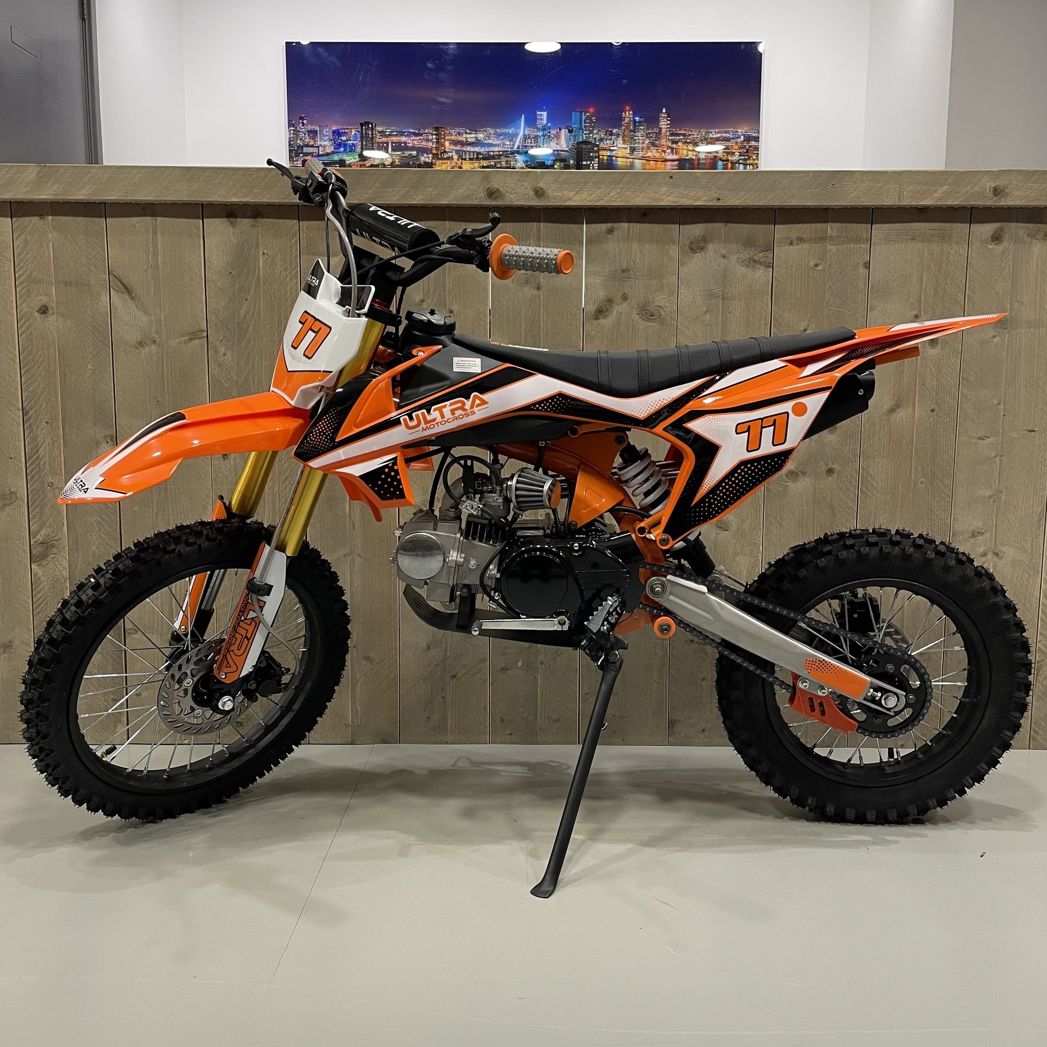 Oranje Crosser 125cc | 4-takt | De Krachtigste in zijn soort - CarKiddo