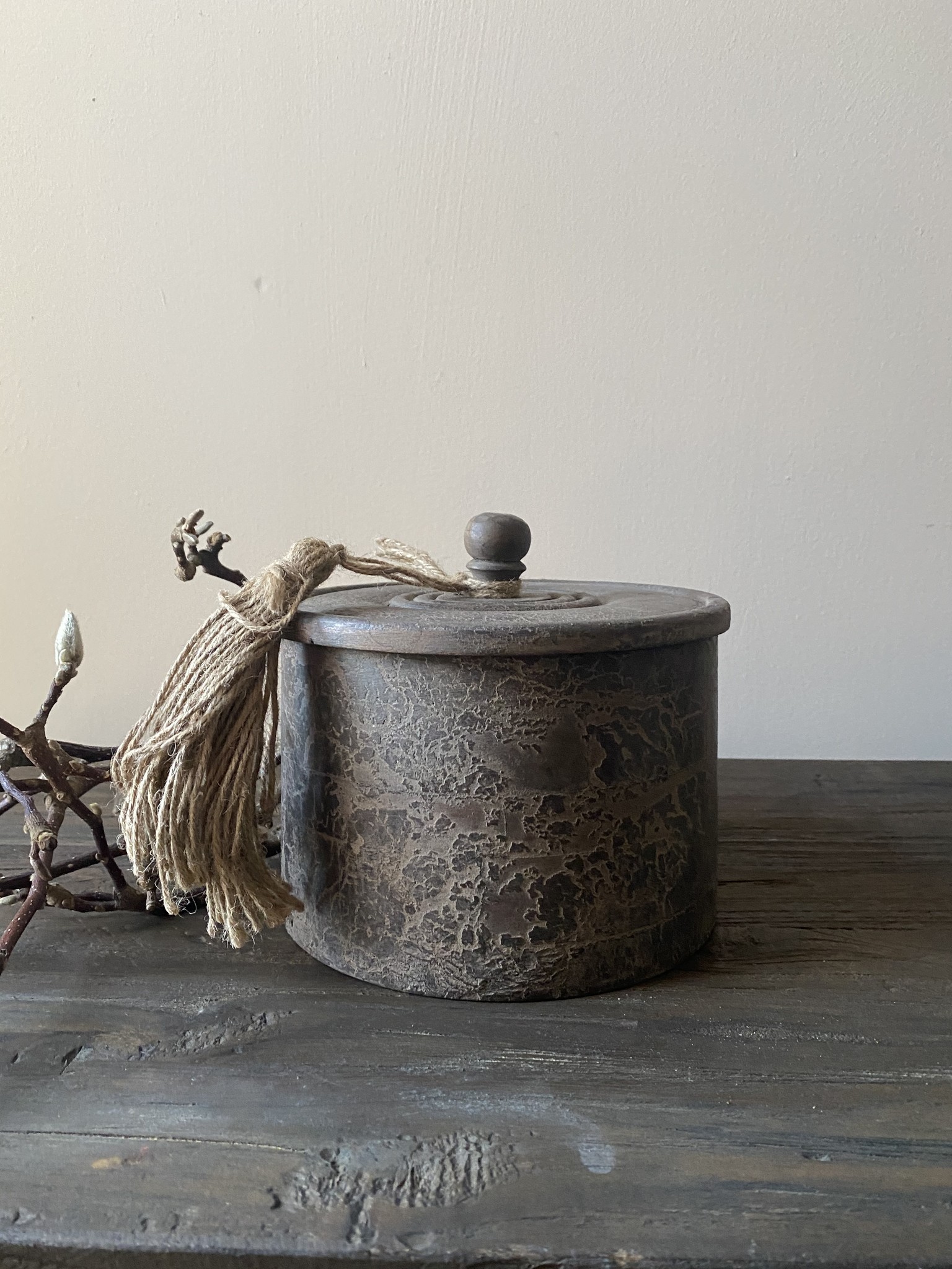 Houten pot met deksel en kwast - MW Living Houten pot met deksel en kwast - MW Living