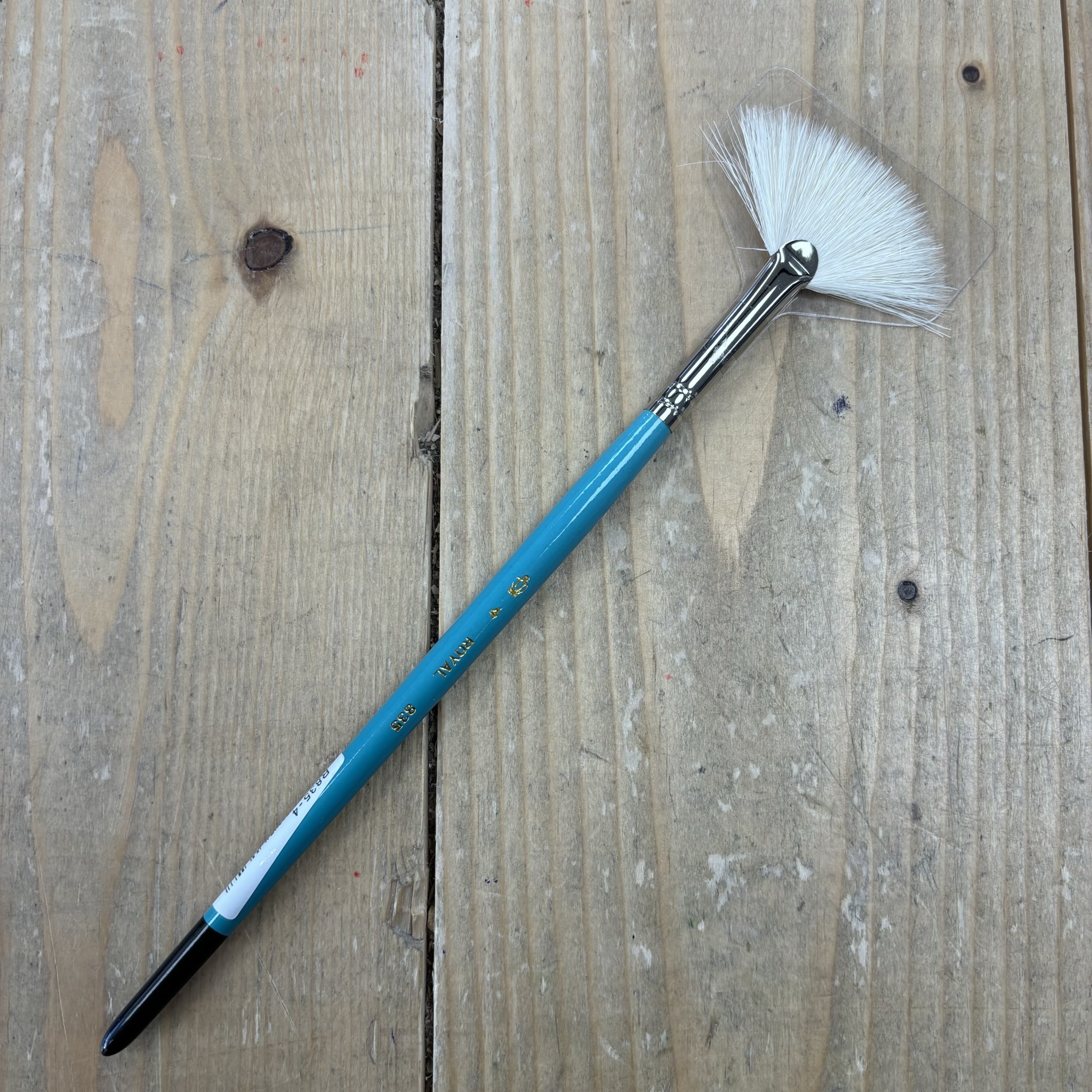 Royal & Langnickel SOFT BRISTLE FAN BRUSH 4 - Bluematchbox Potters ...