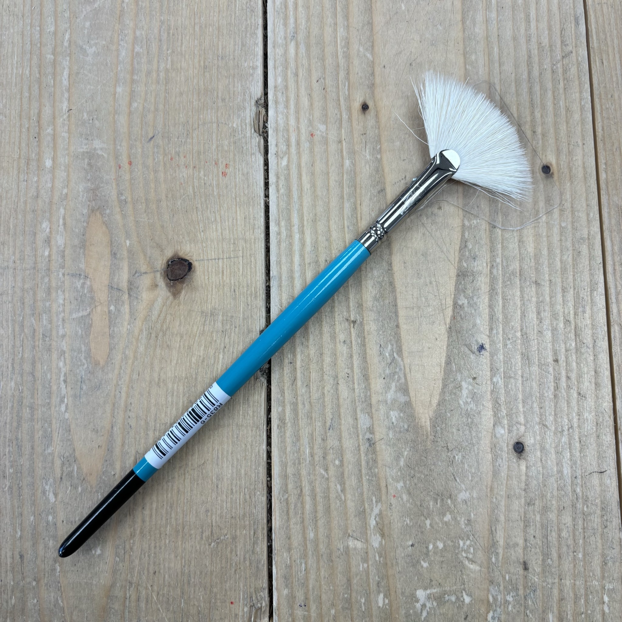 Royal & Langnickel SOFT BRISTLE FAN BRUSH 6 - Bluematchbox Potters ...