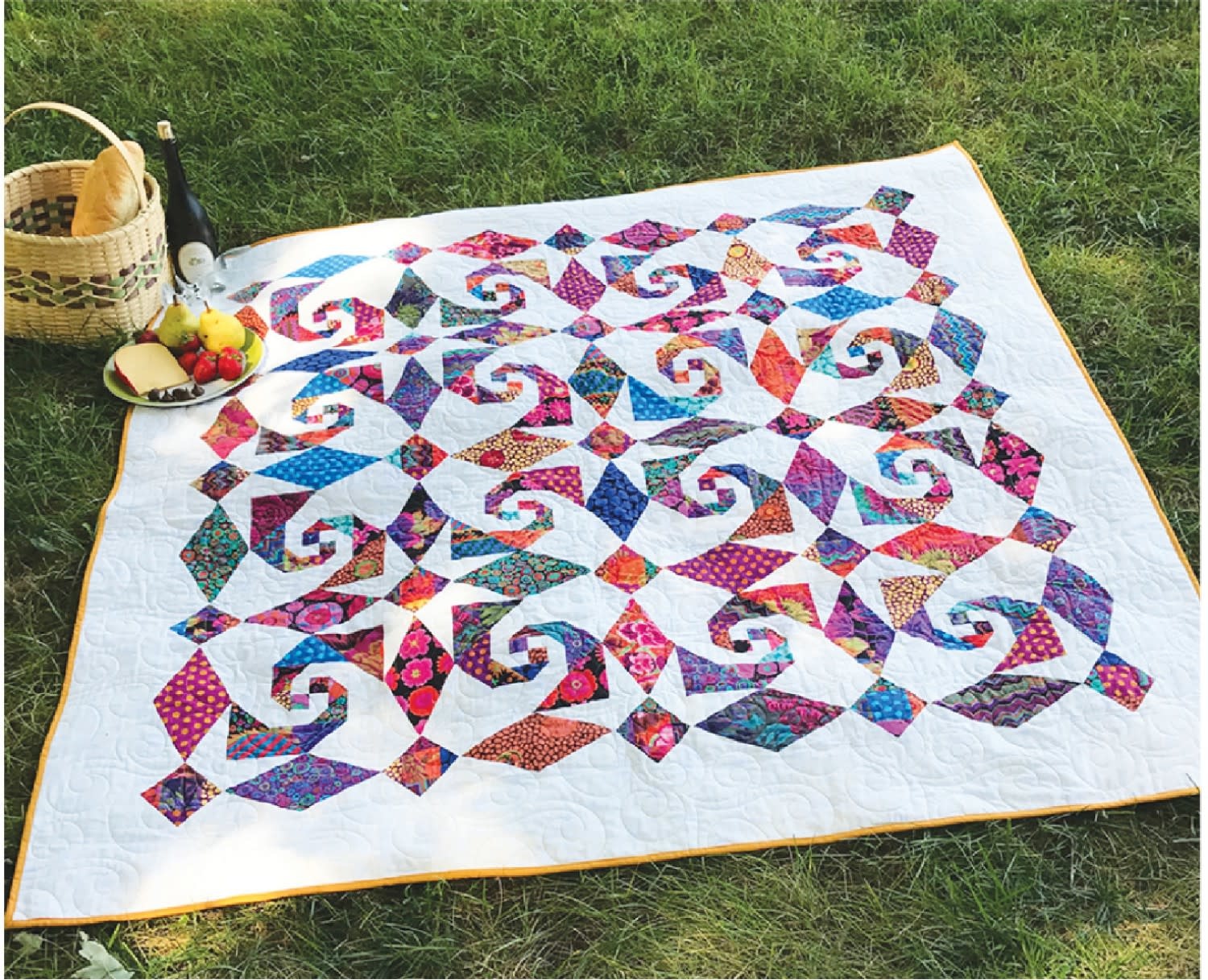 Snails trail al fresco - Jean Ann Wright - Elly Prins Machine Quilting