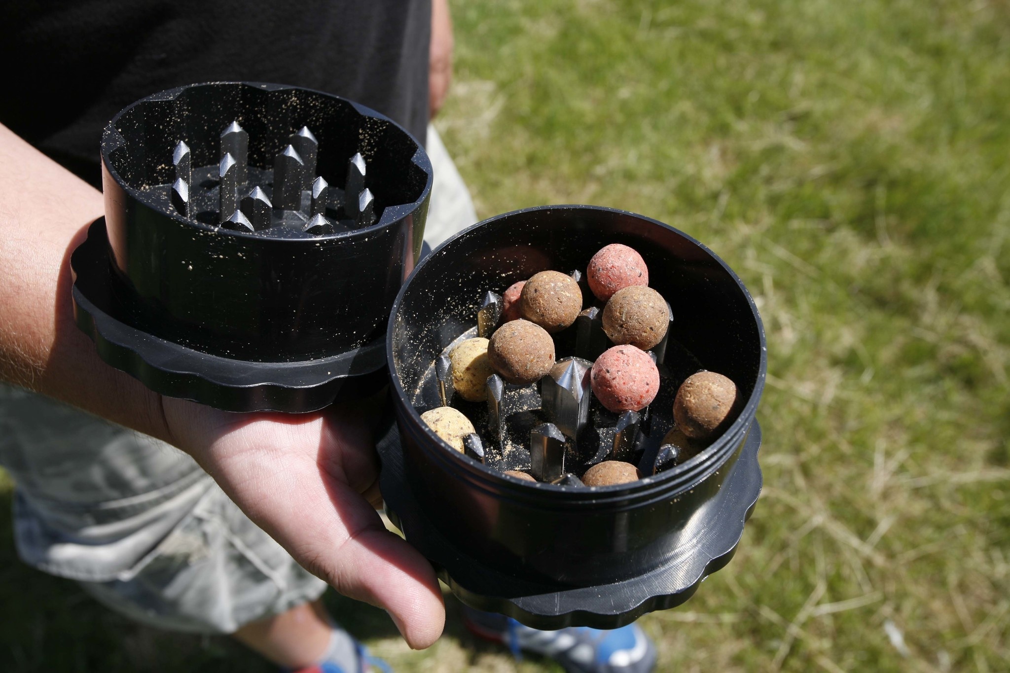 Prologic Crush 'n fill Grinder (Pellets 'n Boilies) - Carp Central ...