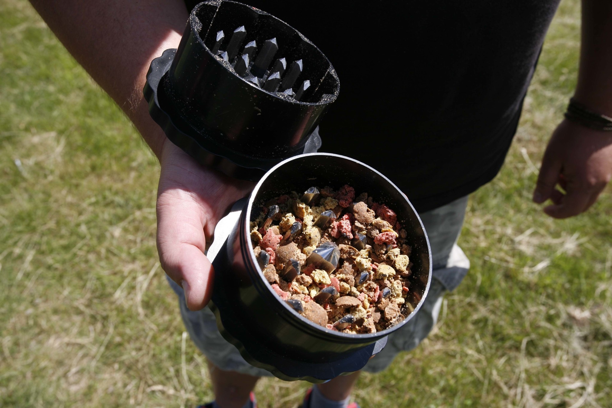Prologic Crush 'n fill Grinder (Pellets 'n Boilies) - Carp Central ...
