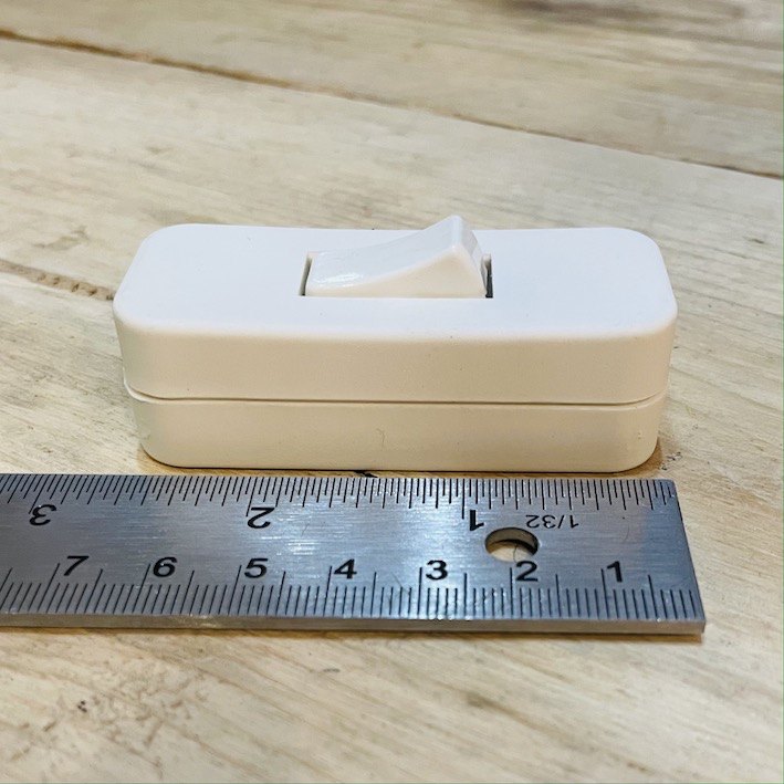 White Rocker Switch 2A 250V L6.5cm x W2.8cm x D2.5cm - Homebird House