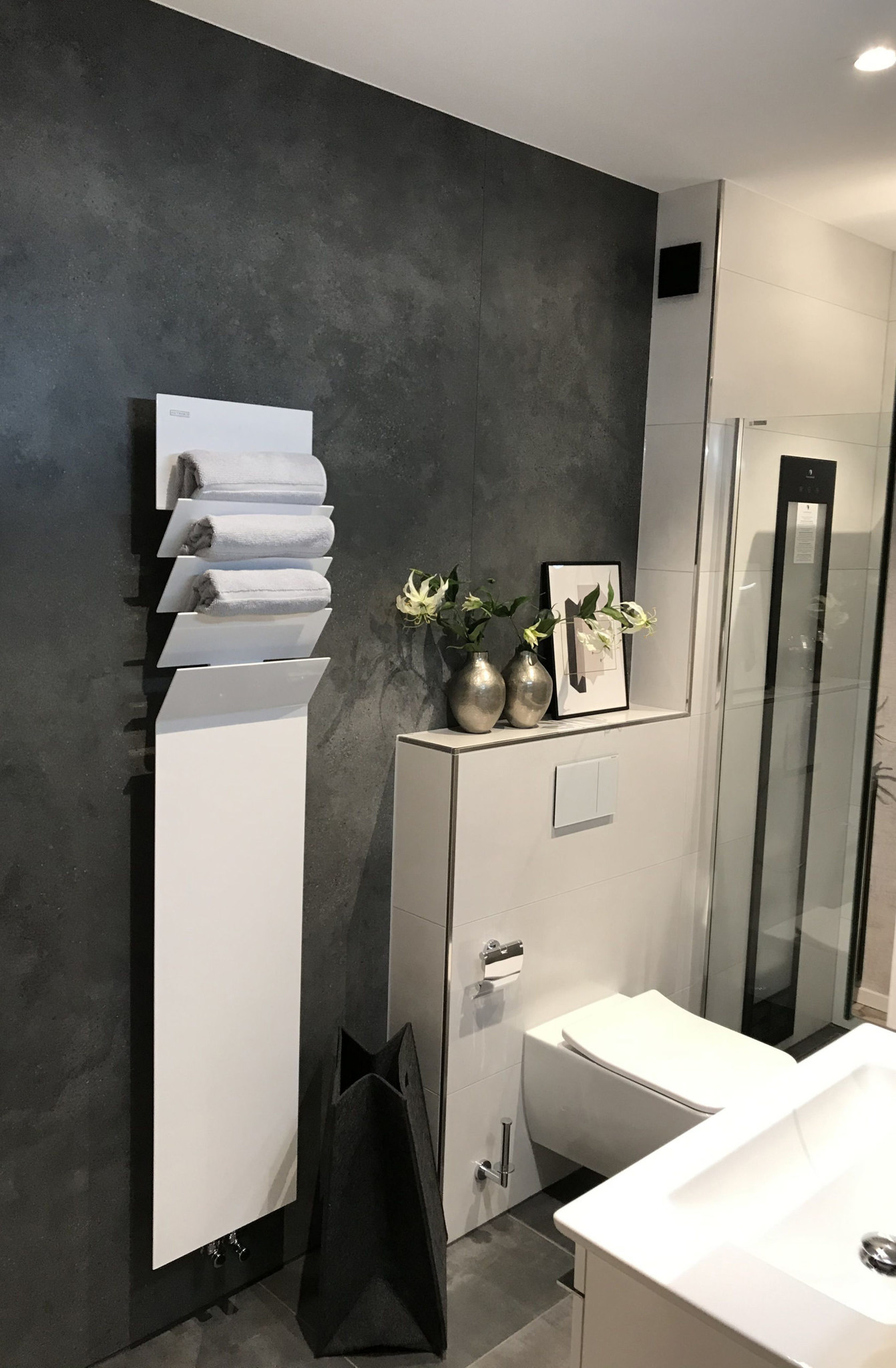 Instamat elektrische designradiator Flaps | Wit | Zwart - Van den ...