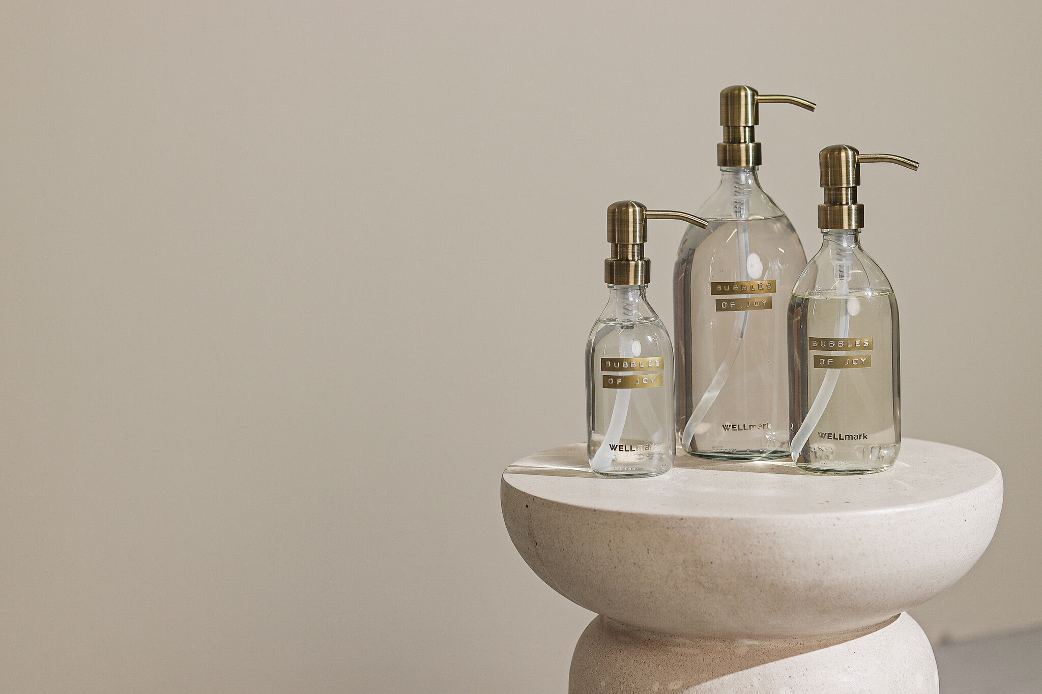 Hand soap - Fresh Linen 1L with Brass pump - Wellmark