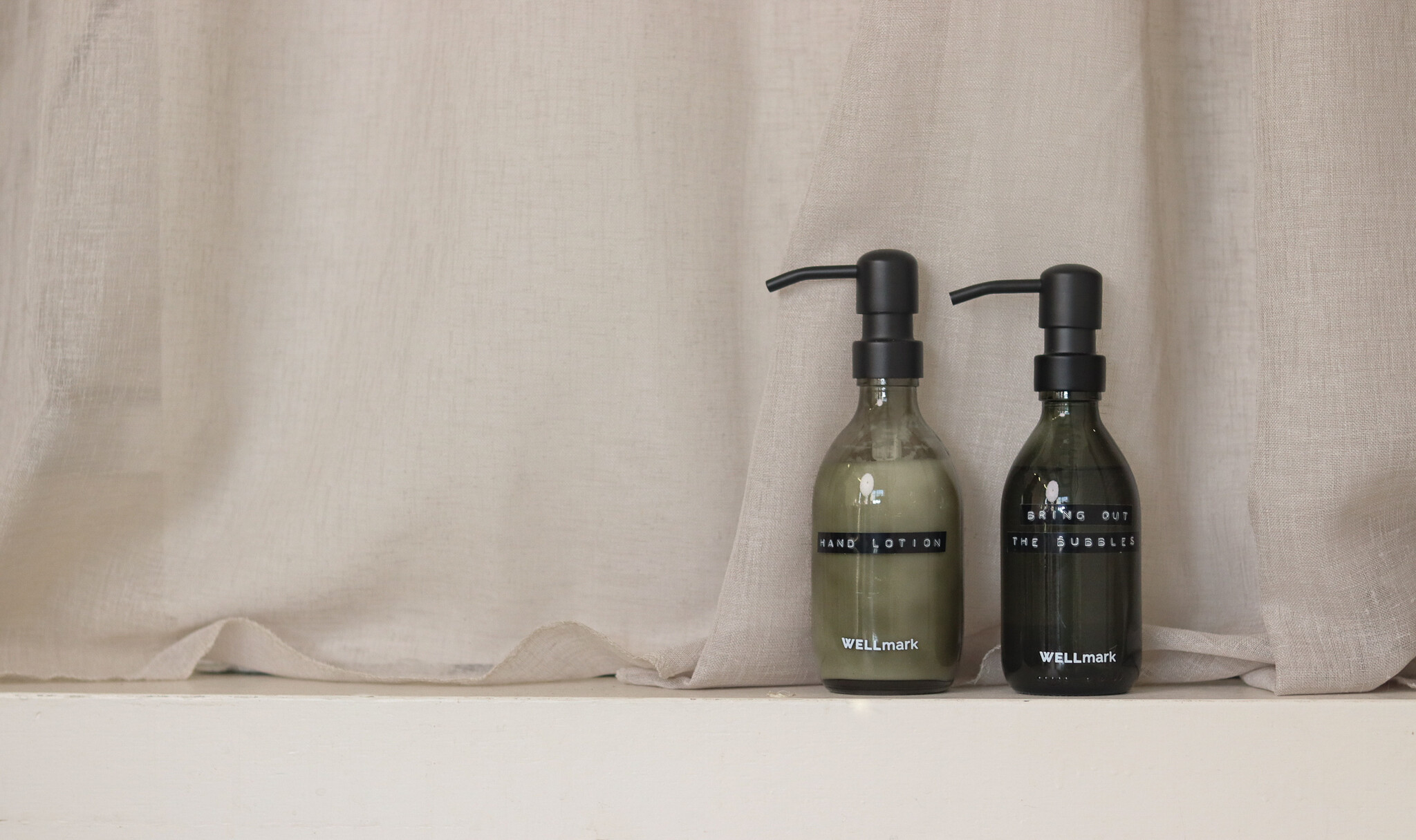 Hand lotion - Dark Amber 250ml with Black pump - Wellmark