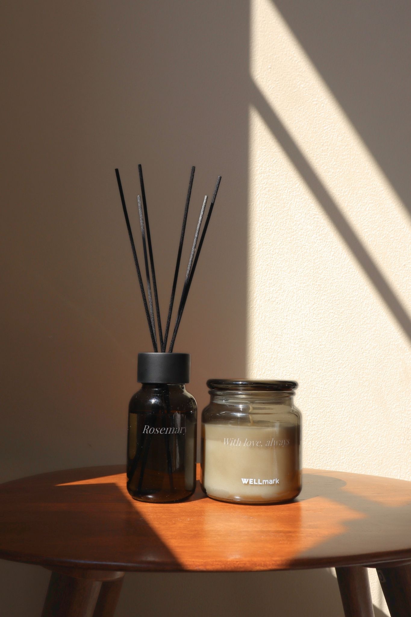 Personalized reed diffusers 200ml Dark Amber - black ring - Wellmark