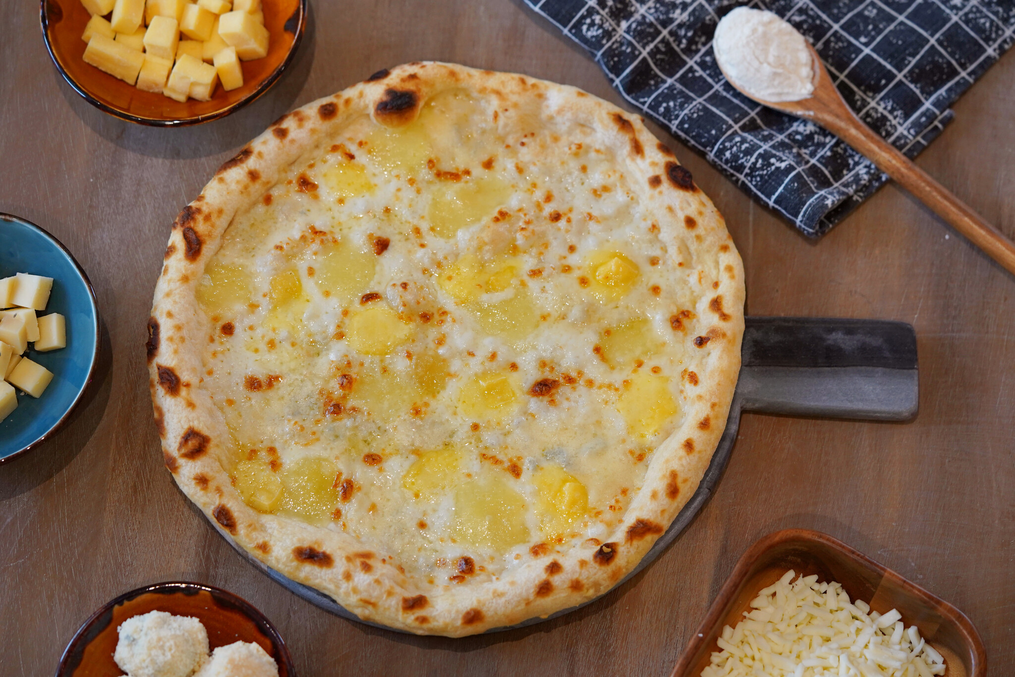 Pre-cooked Frozen Pizza Quattro Formagi 28 cm (Veg.) - Chef's Play