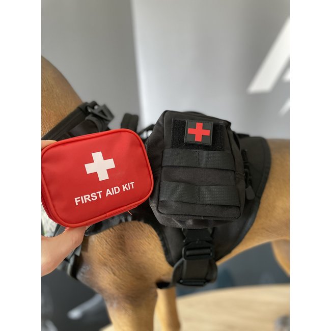 First aid kit + pouch