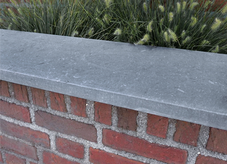 Blauwe steen / arduin muurdekstenen - OP MAAT - Geschuurd & gezoet ...