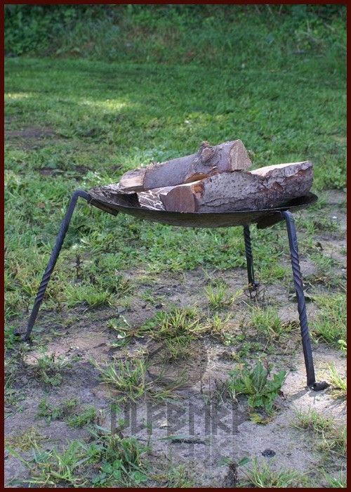 Campfire plate on legs - CelticWebMerchant.com