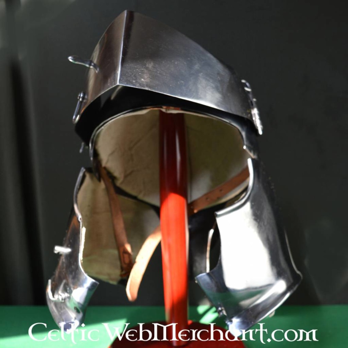 Closed helmet Avant armour - CelticWebMerchant.com