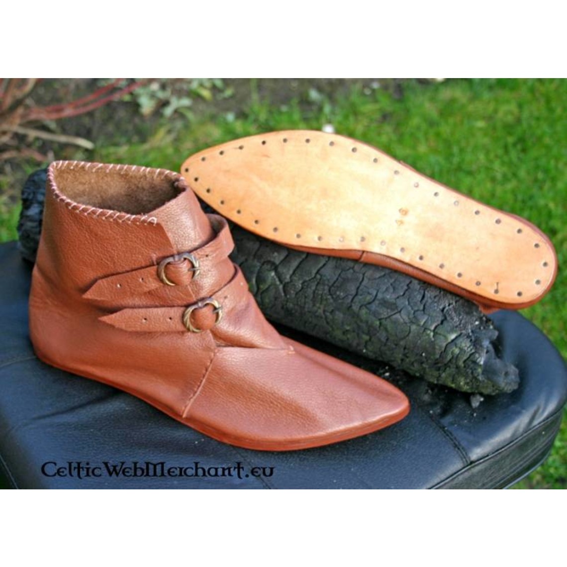 Medieval poulaines (1200-1400) - CelticWebMerchant.com