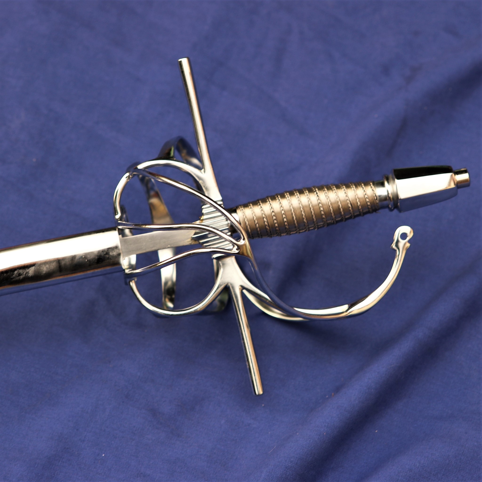 Rapier battle-ready met leren schede - CelticWebMerchant.com