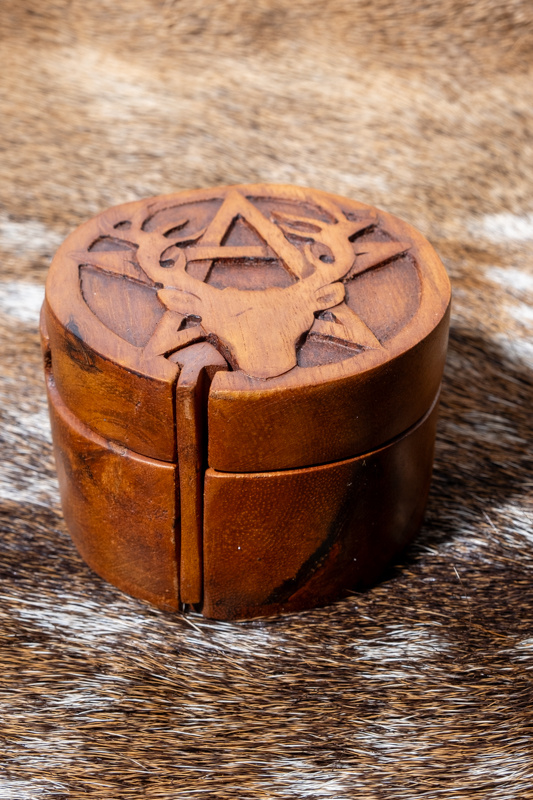 Jewelry box stag and pentagram - CelticWebMerchant.com