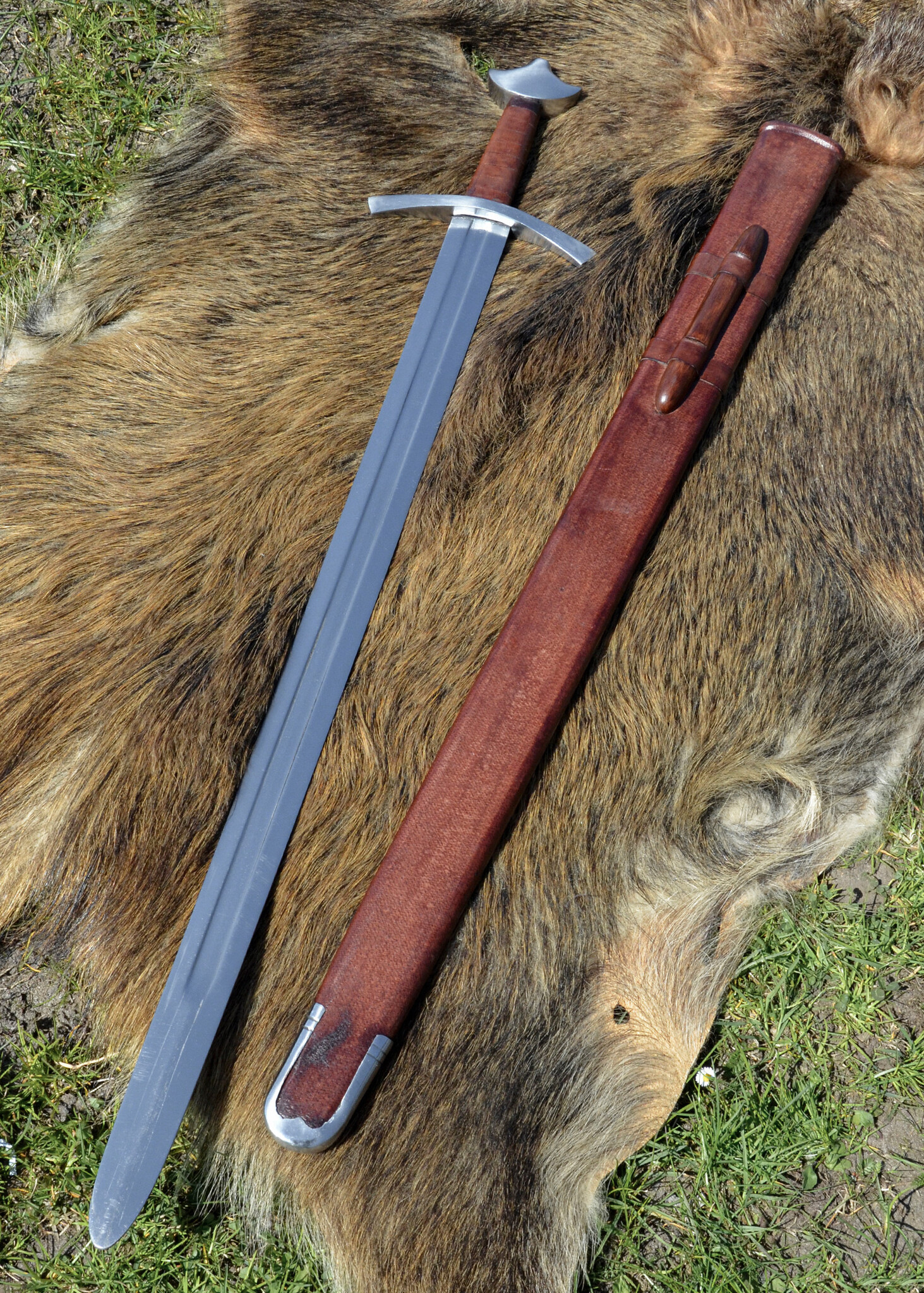 13th century single-handed sword, Oakeshott type XIII, battle-ready ...