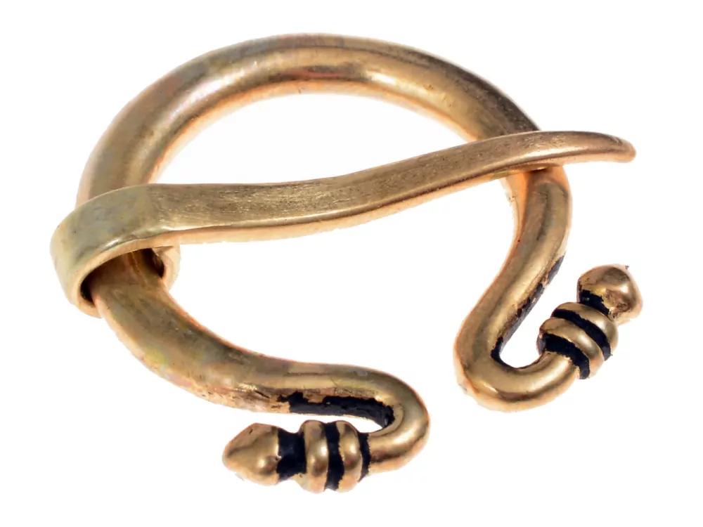 Broche Omega romano pequeño - CelticWebMerchant.com