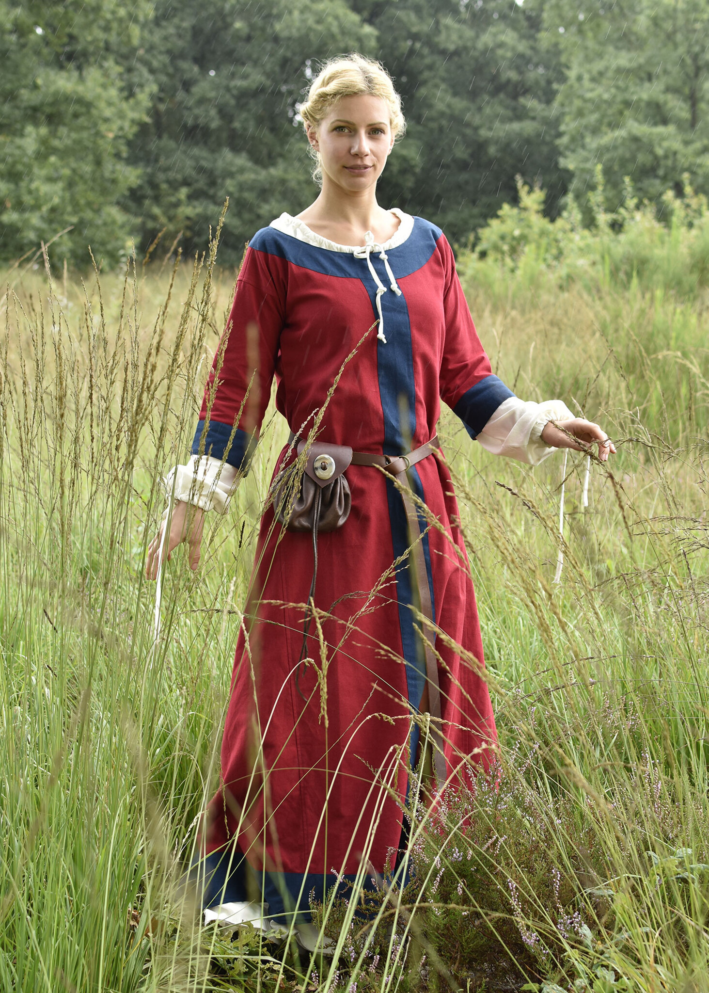 (Early) medieval dress Clotild, red-blue - CelticWebMerchant.com