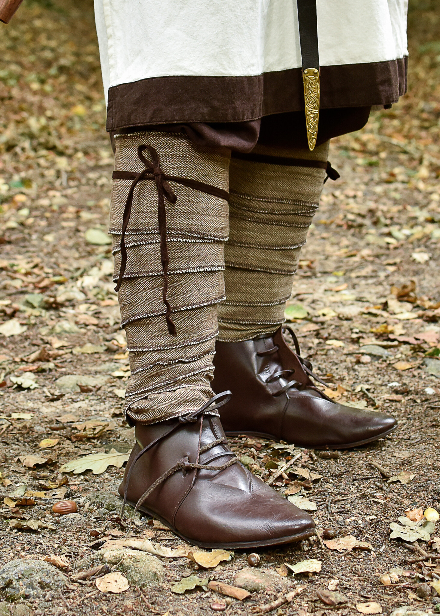 Leg wrappings with herringbone motive - CelticWebMerchant.com