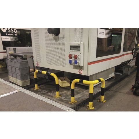 Corner protection barrier - steel 600 x 600 x 1200 mm | TRAFFIC-shop