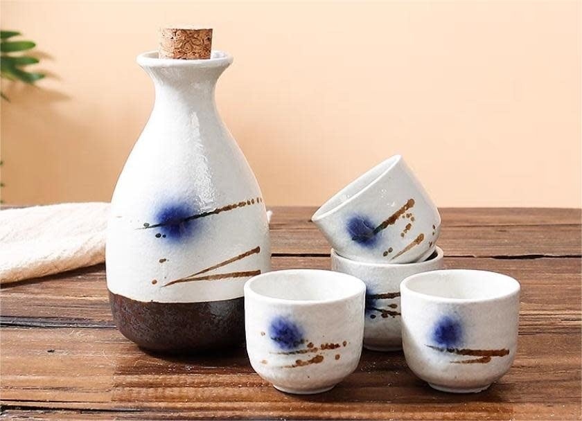 Sake Set Giftbox White Contemporary Handmade - Tatsuya Set/5 - Fine ...