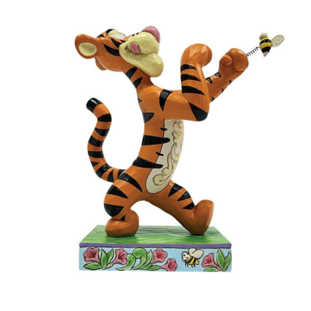 Figurine: Tigger - Fighting A Bee - Magical Gifts