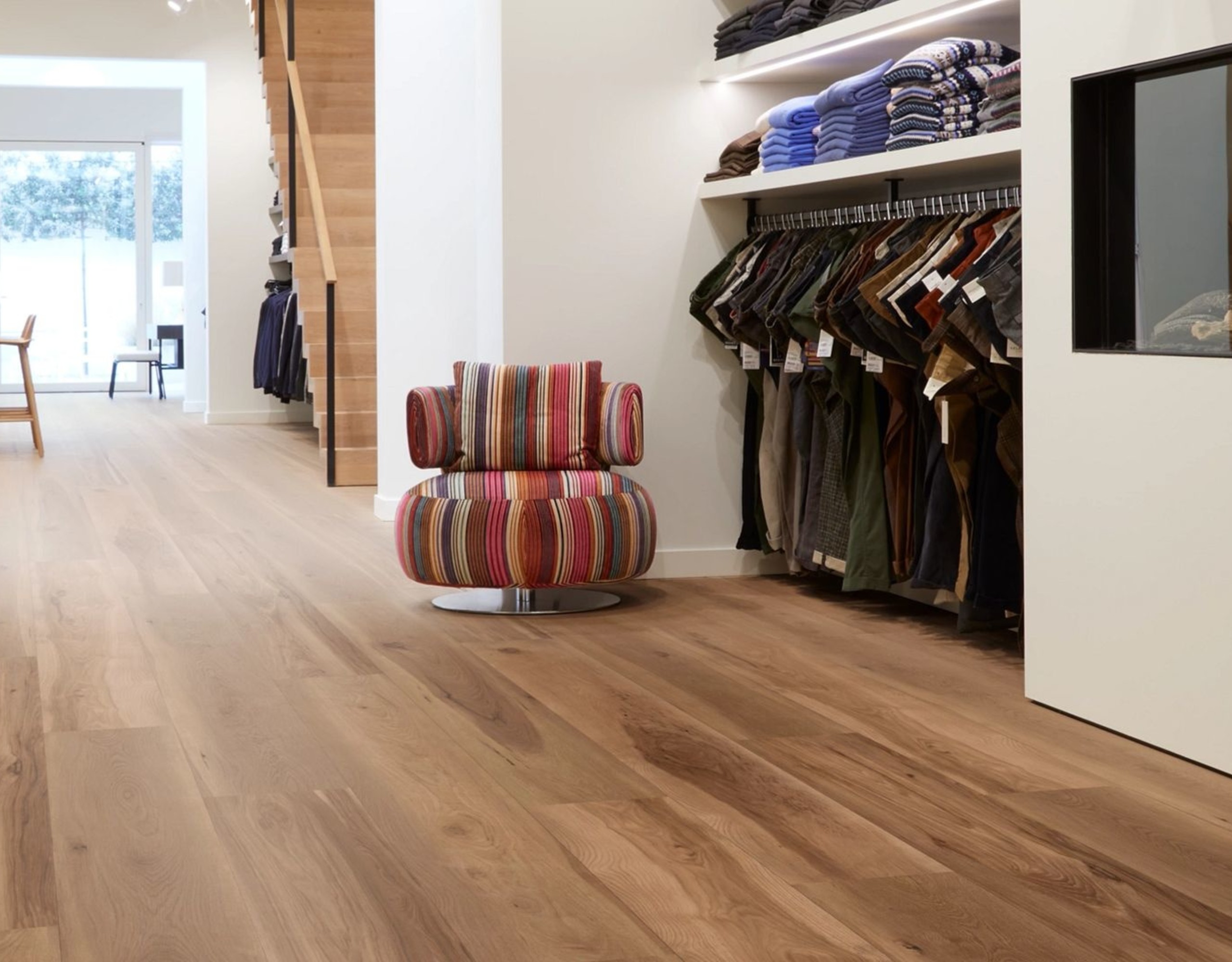 COREtec Essentials 1500+ Ocala Walnut LVRE 2068 Rigid Core Click PVC - Vloerbezorgd.nl