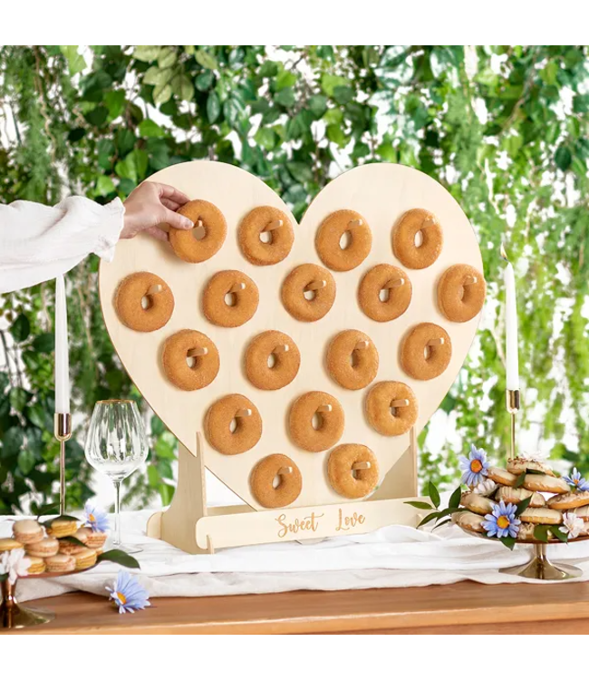 Donutwall houten hart | 65x59 cm | 18 donuts - Feestdeco