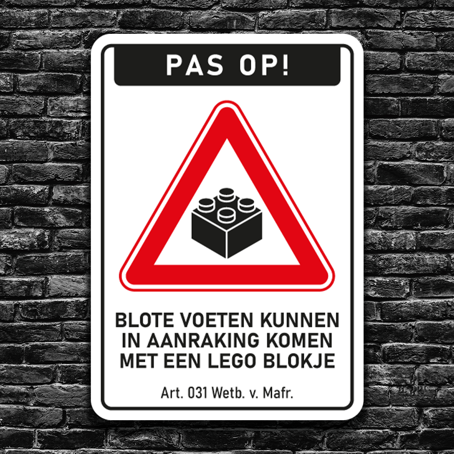 BLOTE VOETEN KUNNEN IN AANRAKING KOMEN MET EEN LEGO BLOKJE - Online ...