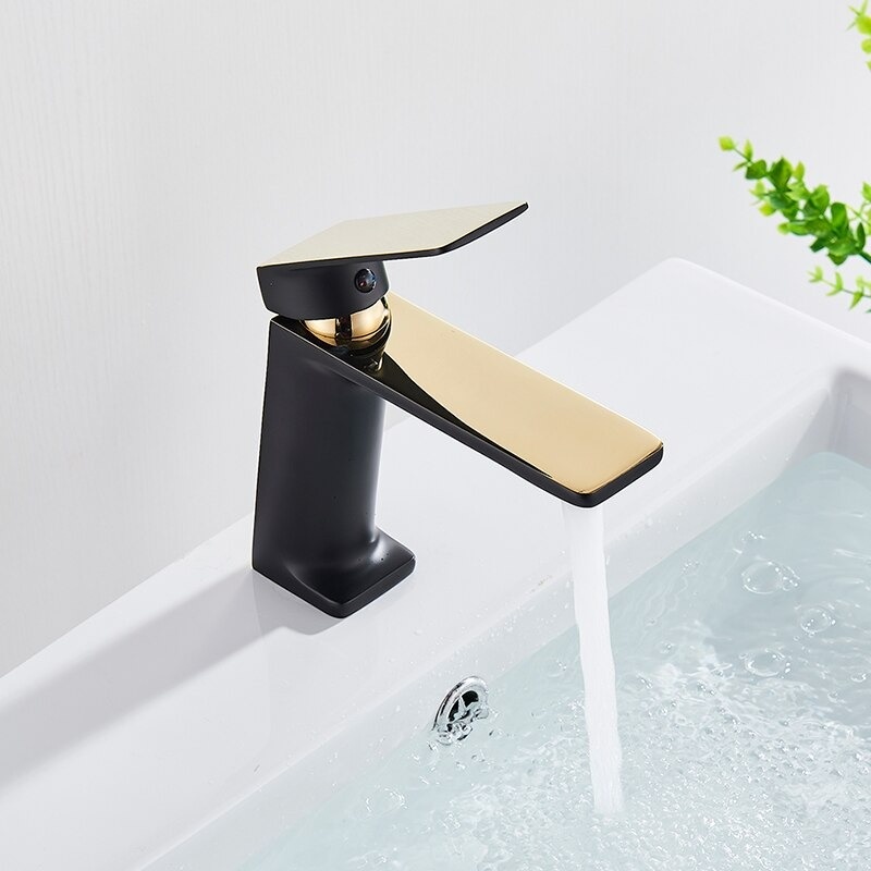 Valisa.nl - Design Sanitair Winkel | Strak model wastafel mengkraan ...