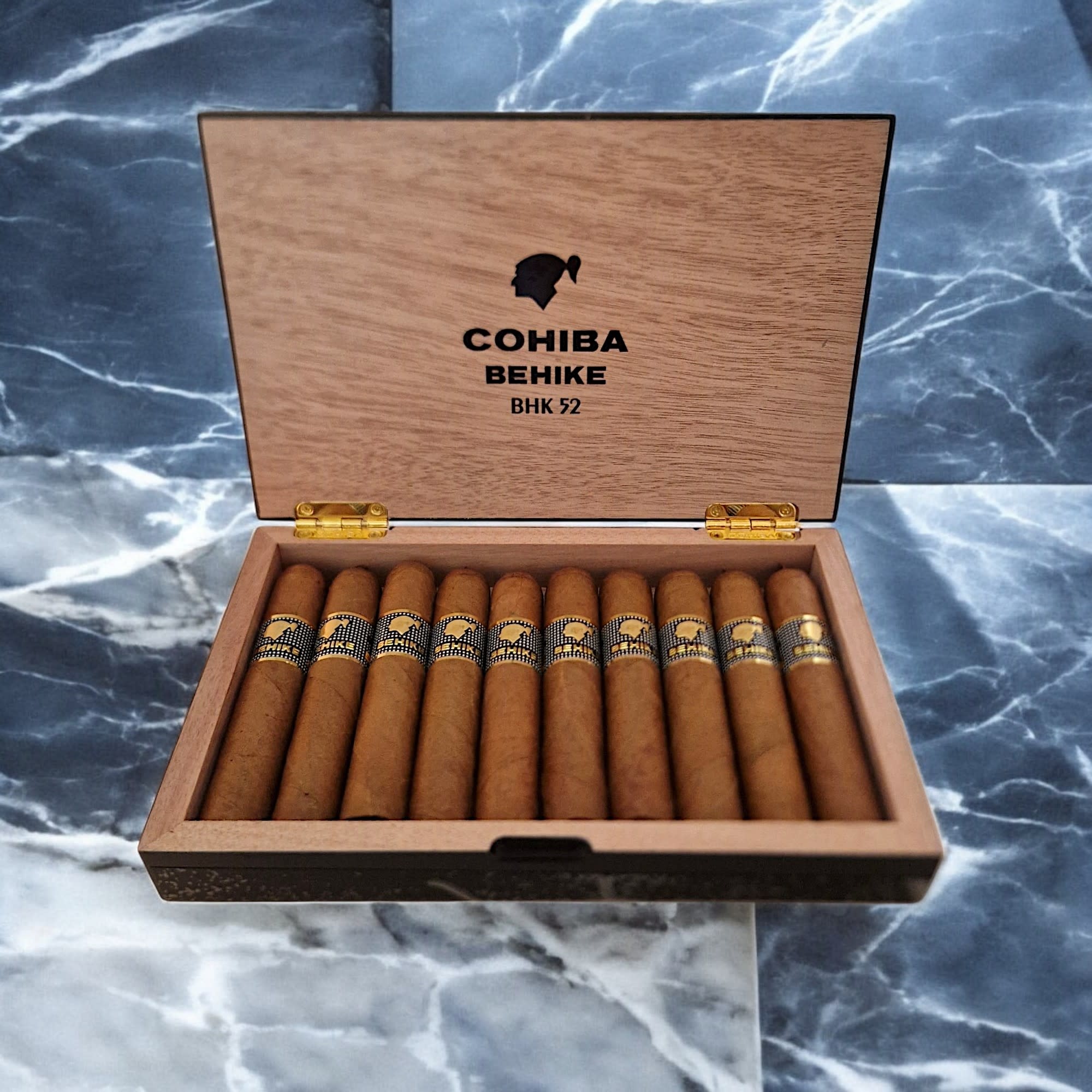 COHIBA COHIBA BEHIKE 52 - FULL BOX - RHEIN 1905 GENEVA