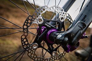 Hope Universal - 6 Bolt - Floating - Black Disc 200mm - COUNTRY CYCLES