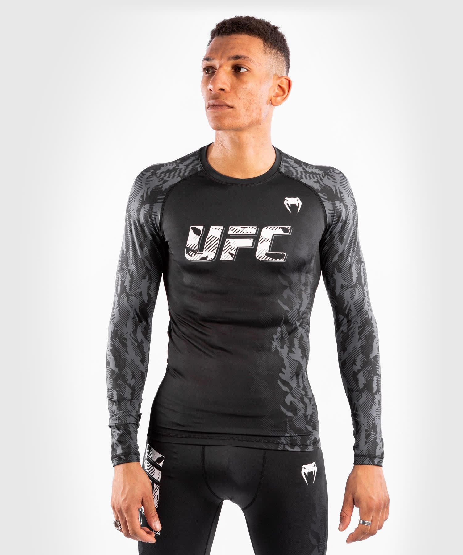 UFC Venum Authentic Fight Week Men's Performance Long Sleeve Rashguard ...