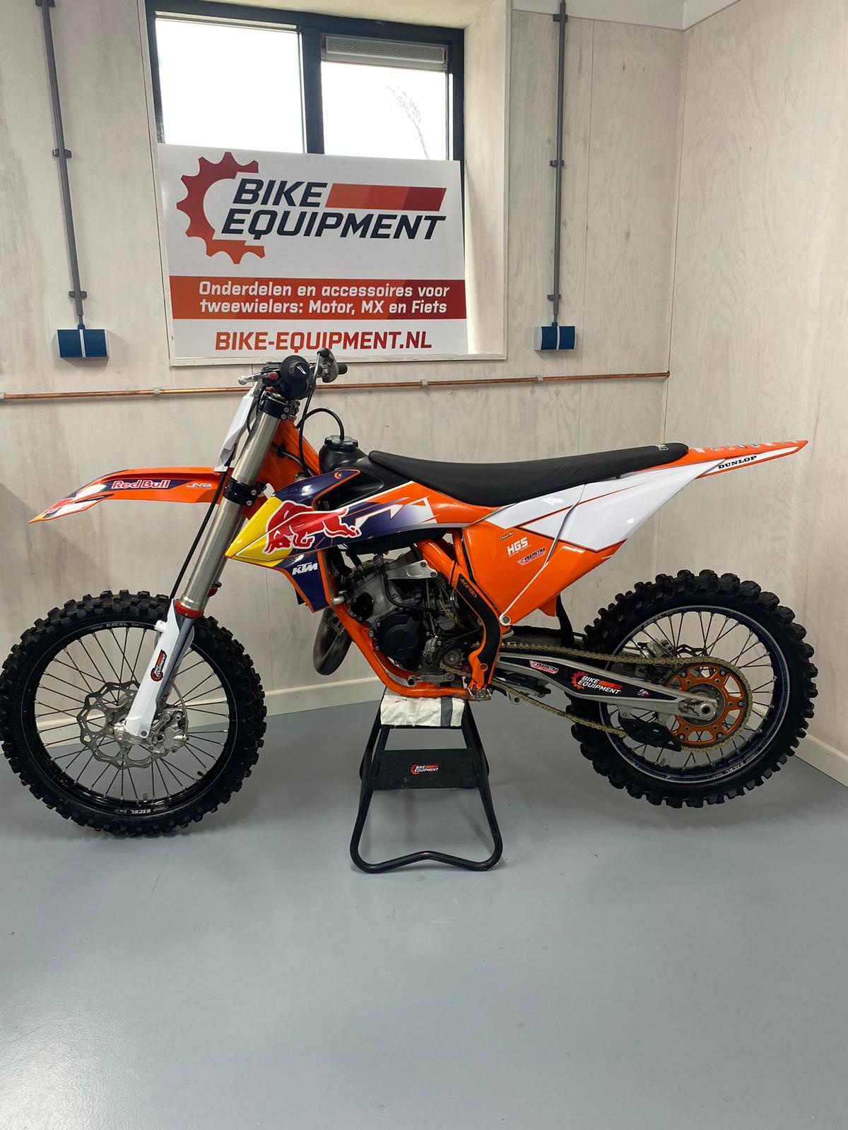 'GEBRUIKTE' ktm sx 125cc model 2022 crossmotor - Bike Equipment
