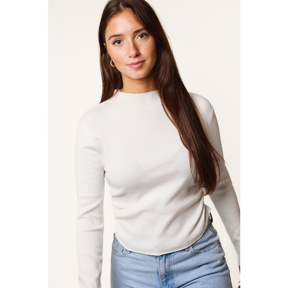 Gesmokte witte coltrui | Witte trui met col | Winkeltje van Lynn ...