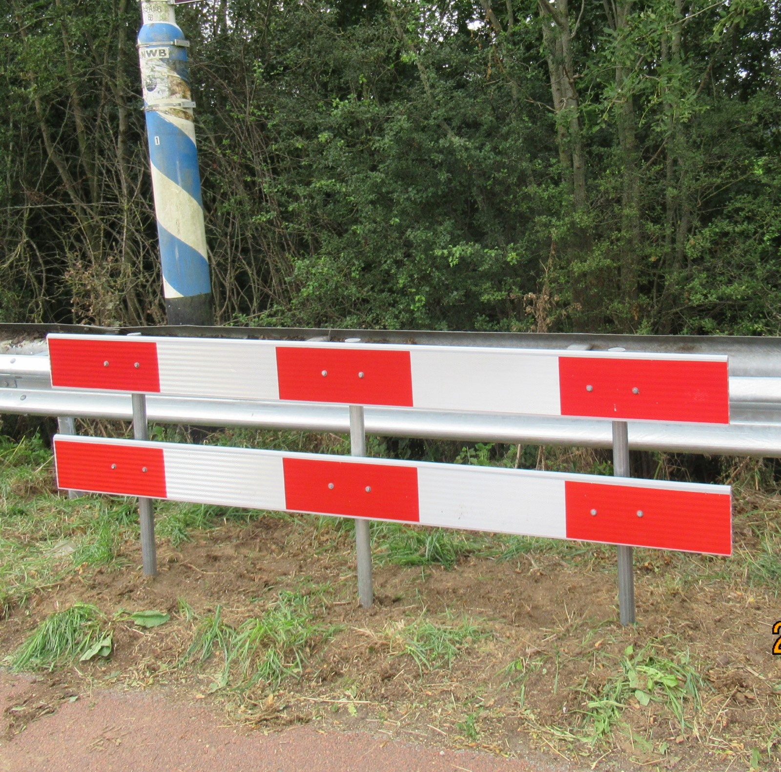 Kompletter Absperrschranke 250 cm inkl. aller Materialien Verkehrsshop ...