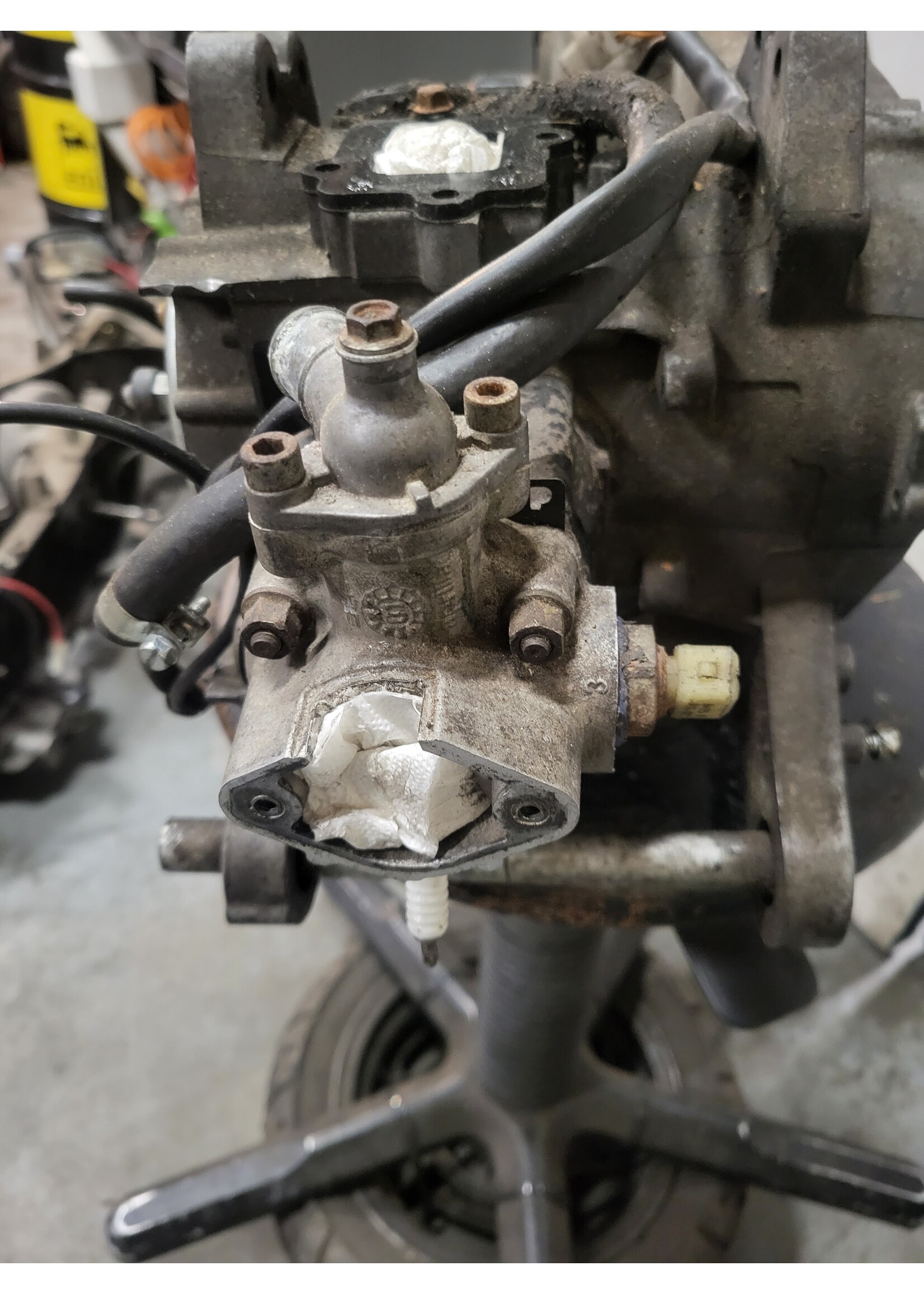 Motorblok Aprilia Ditech Injectie ( getest ! ) Goede compressie ...