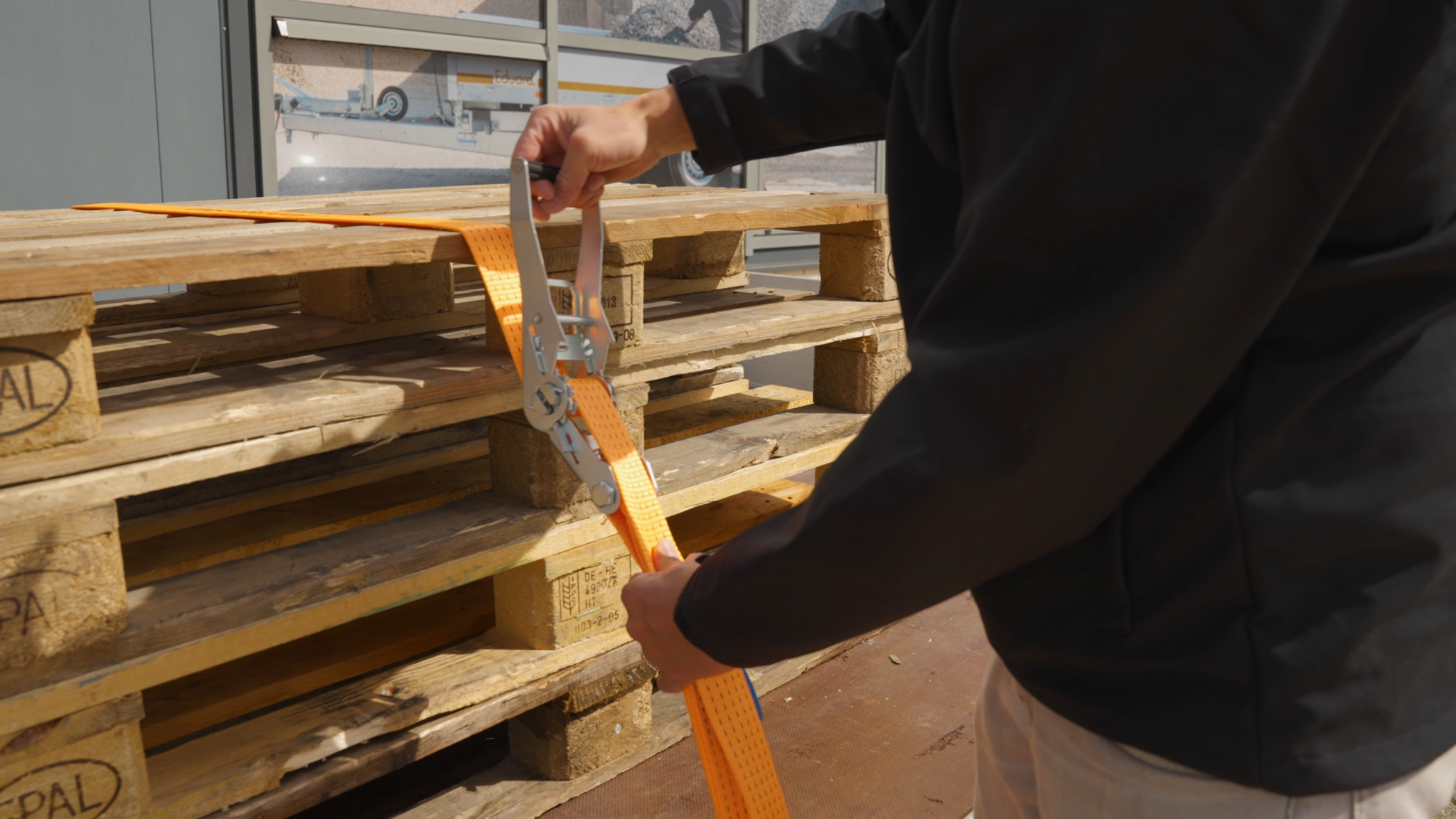 Comment fonctionne une sangle à cliquet? - Remorqueshop