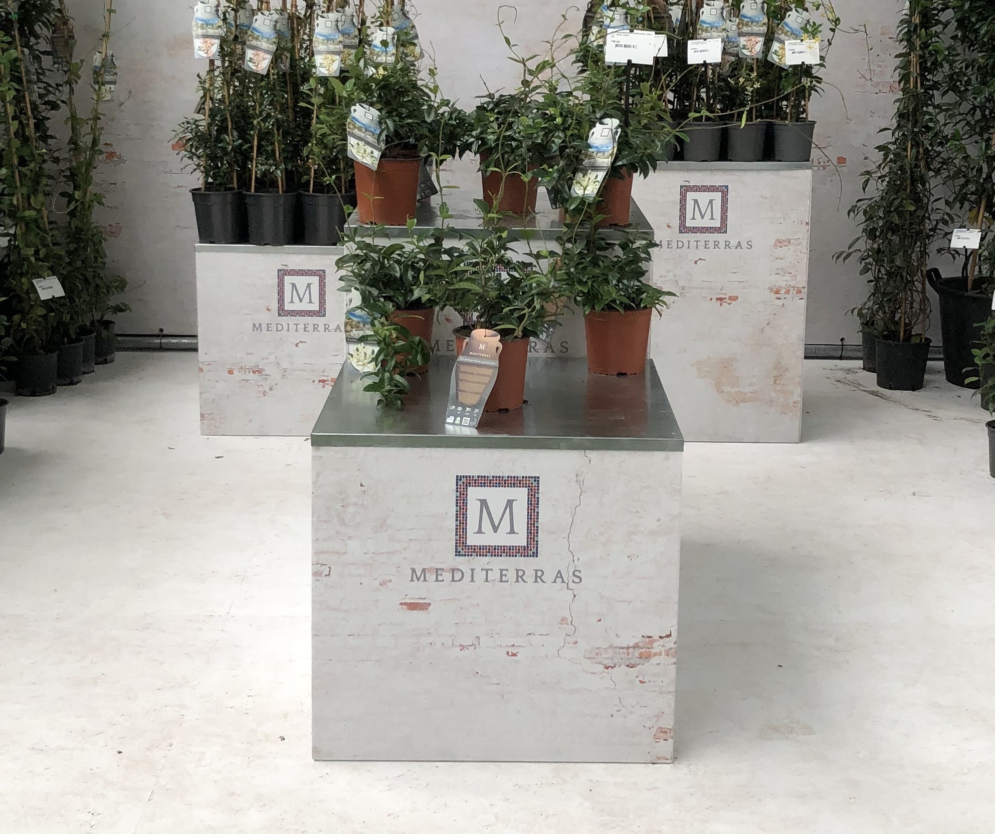 Bricks zuil big M - Bricks Presentation